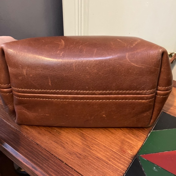 Fount | Bags | Fount Bellfield Crossbody | Poshmark